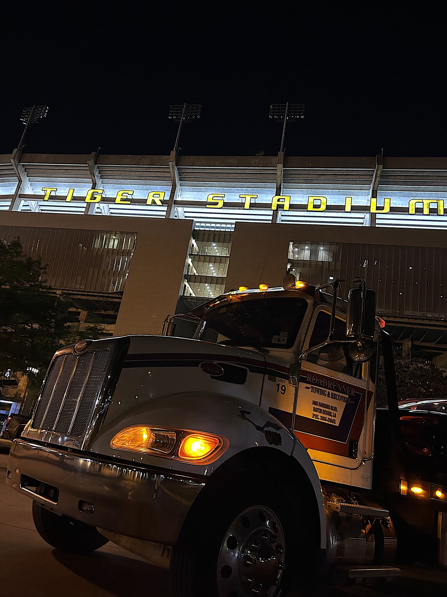 Safe - Quick - Reliable - Roadrunner Towing & Recovery Inc.